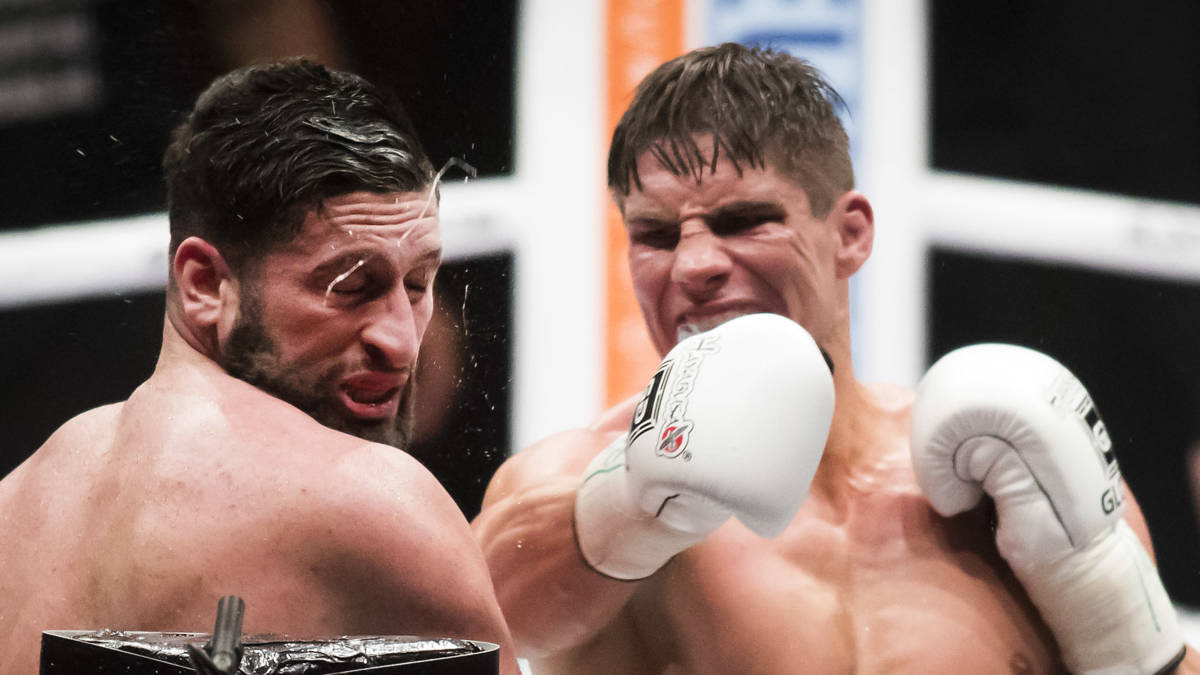 Verhoeven behoudt wereldtitel na spectaculair gevecht in Ahoy