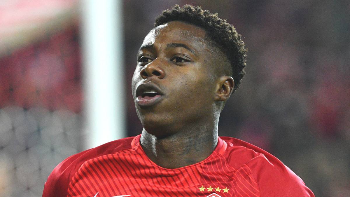 Promes uitgeroepen tot voetballer van het jaar in Rusland