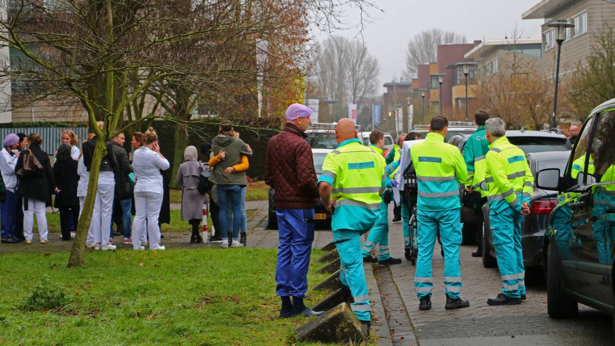 Gijzeling in kliniek in Rotterdam beëindigd; dader voortvluchtig