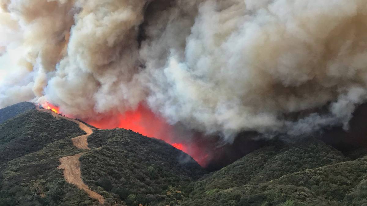 Bosbrand Thomas grootste ooit in Californië