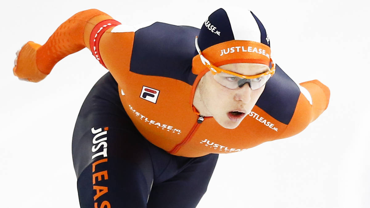 Bosker riant aan de leiding na eerste dag NK allround