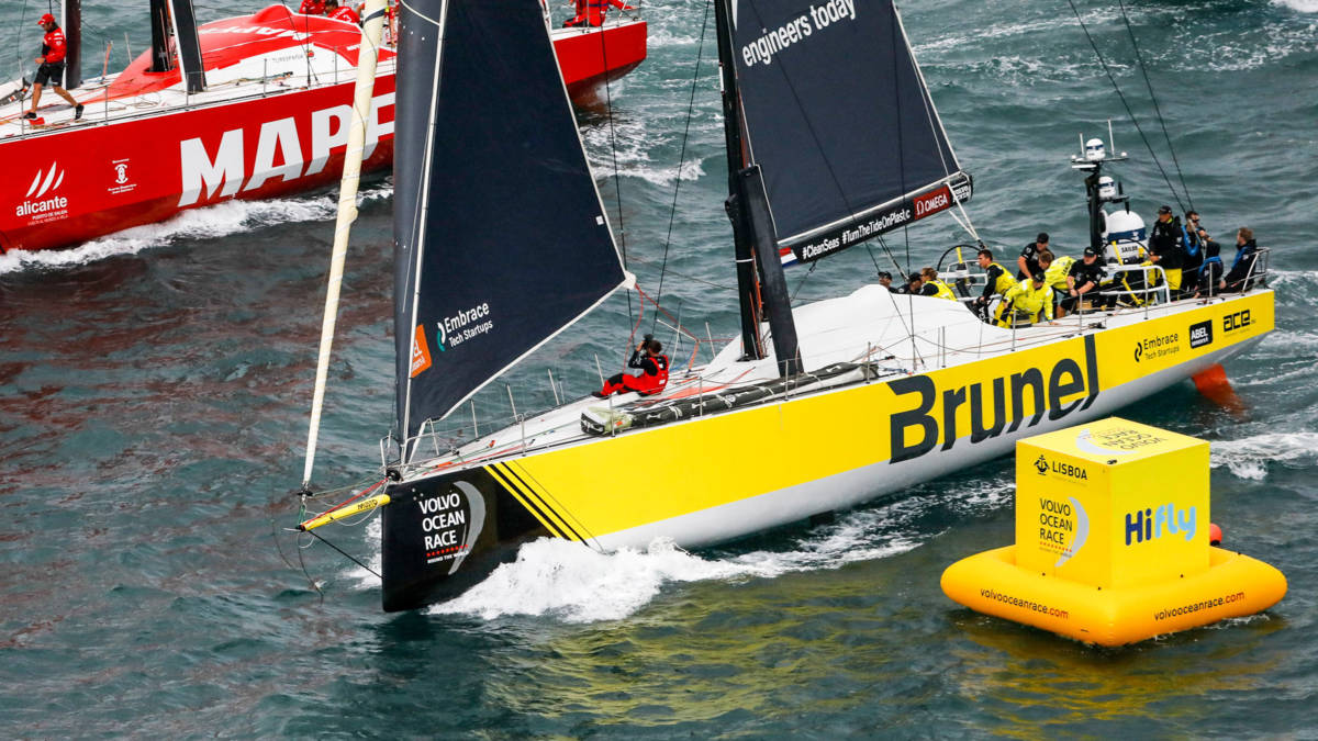 Team Brunel stijgt naar derde plaats na havenraces in Hongkong