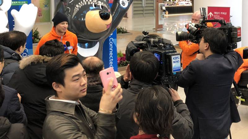 Kramer direct in de spotlights bij aankomst in Zuid-Korea