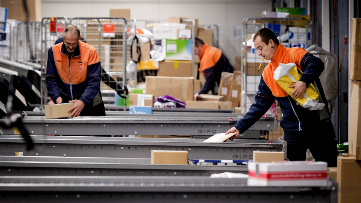 Pakketbezorging redt omzetcijfers PostNL