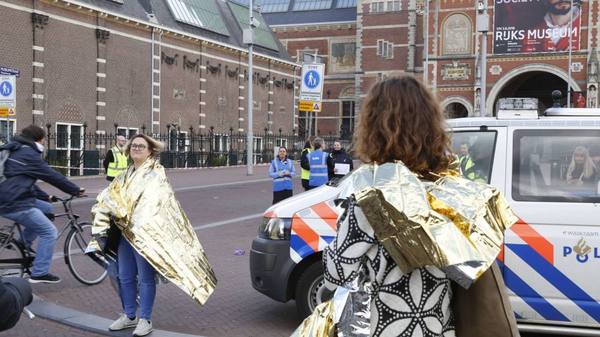 Grote stroomstoring Amsterdam: Rijksmuseum ontruimd en geen trams