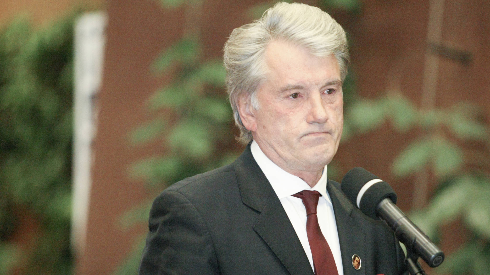 Joesjtsjenko over vergiftiging: 'Mijn lippen smaakten naar metaal' | NOS