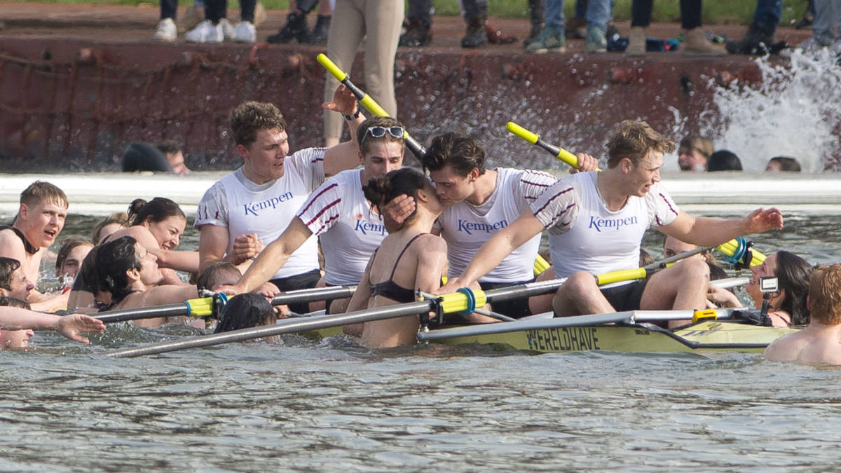 Roeiers Nereus blijven superieur in Varsity