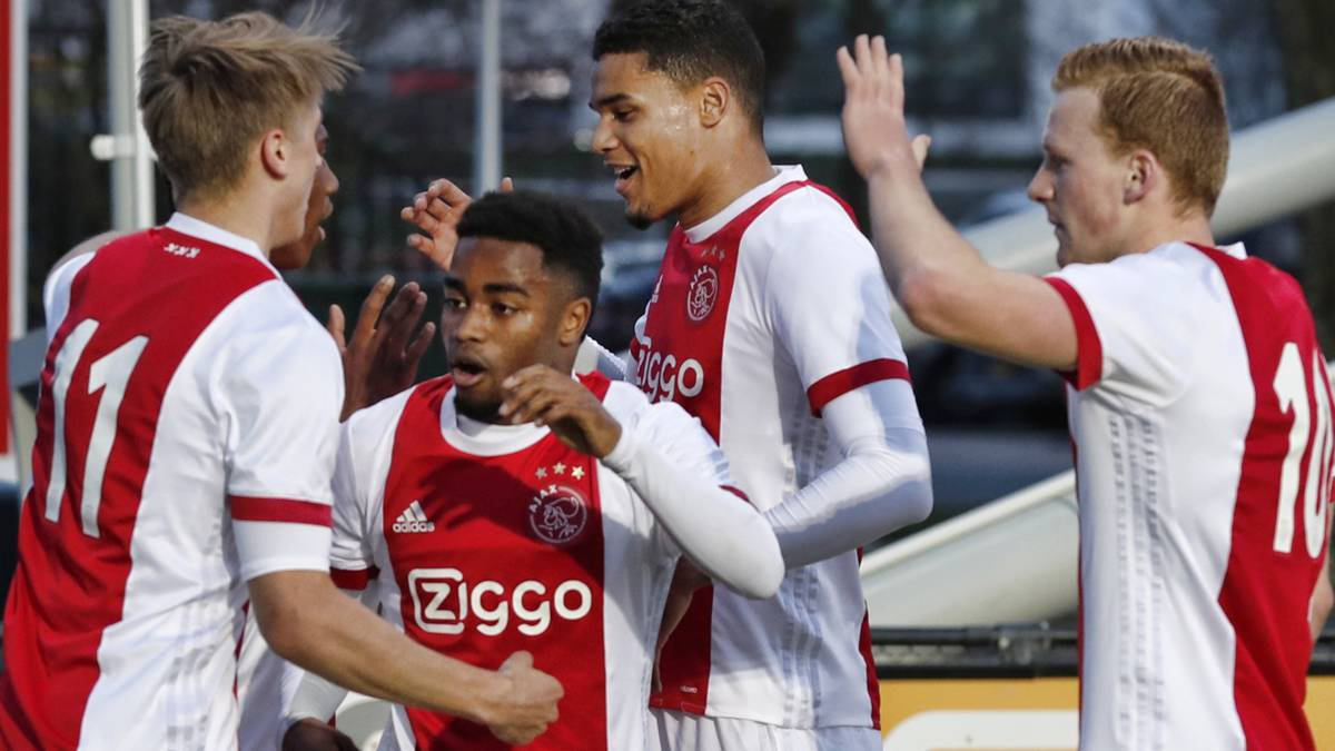 Jong Ajax wint ook inhaalduel van NEC en is weer koploper