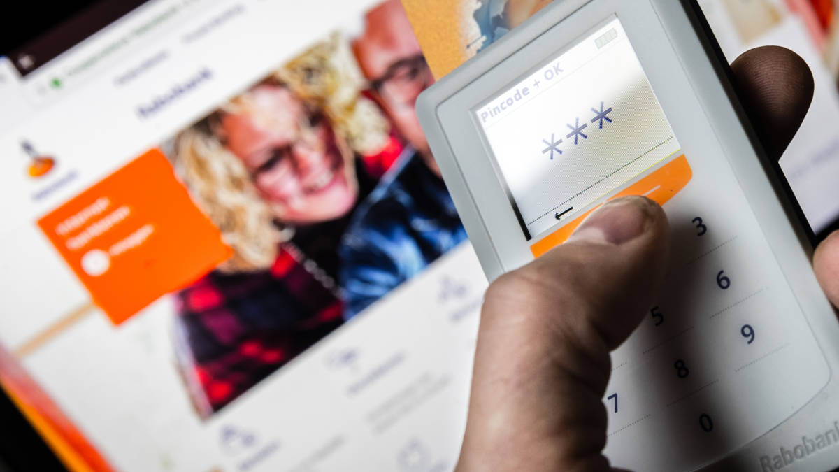 Rabobank Stopt Met Scanner Voor Internetbankieren Rabobank Stopt Met Scanner Voor Internetbankieren