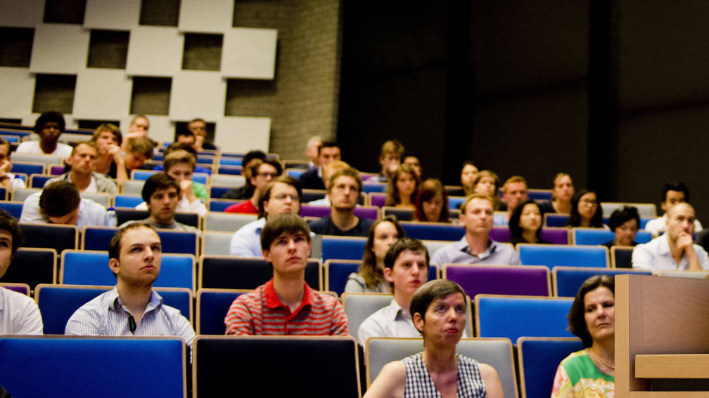 Wat kost een internationale student (en met hoeveel zijn ze)? | NOS