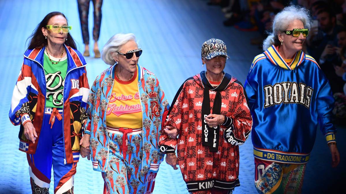 Oude modellen lopen mee in modeshow