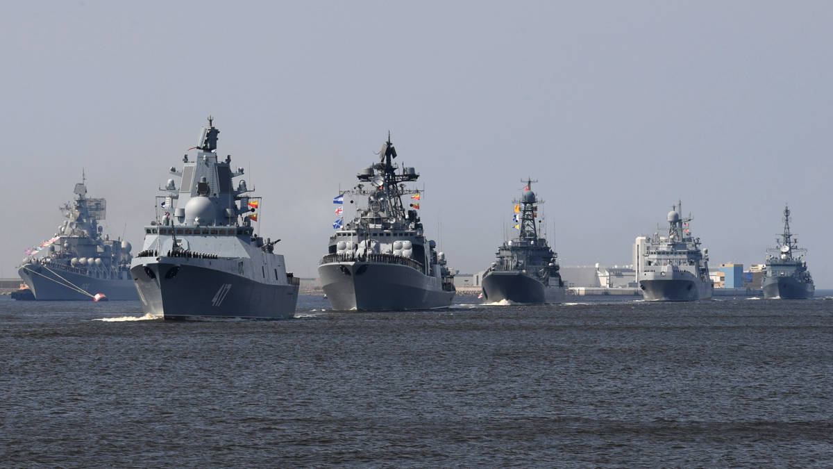 NAVO houdt Russische schepen op Middellandse Zee in de gaten | NOS