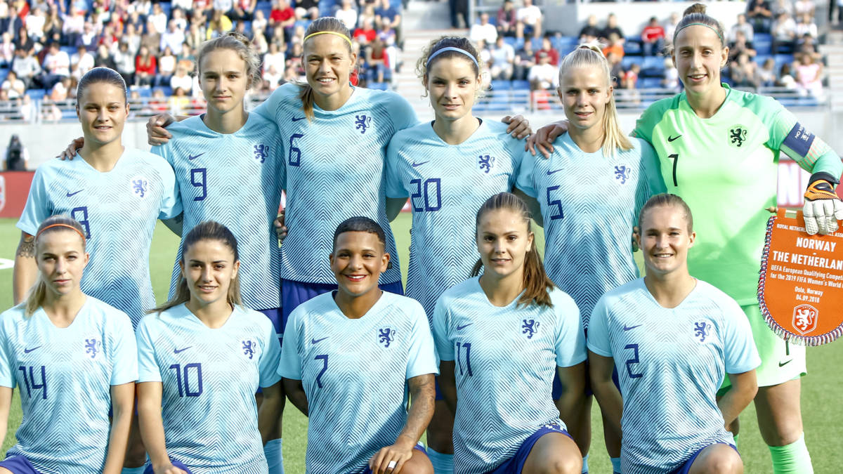 Oranje-vrouwen stuiten op Denemarken in WK-play-offs