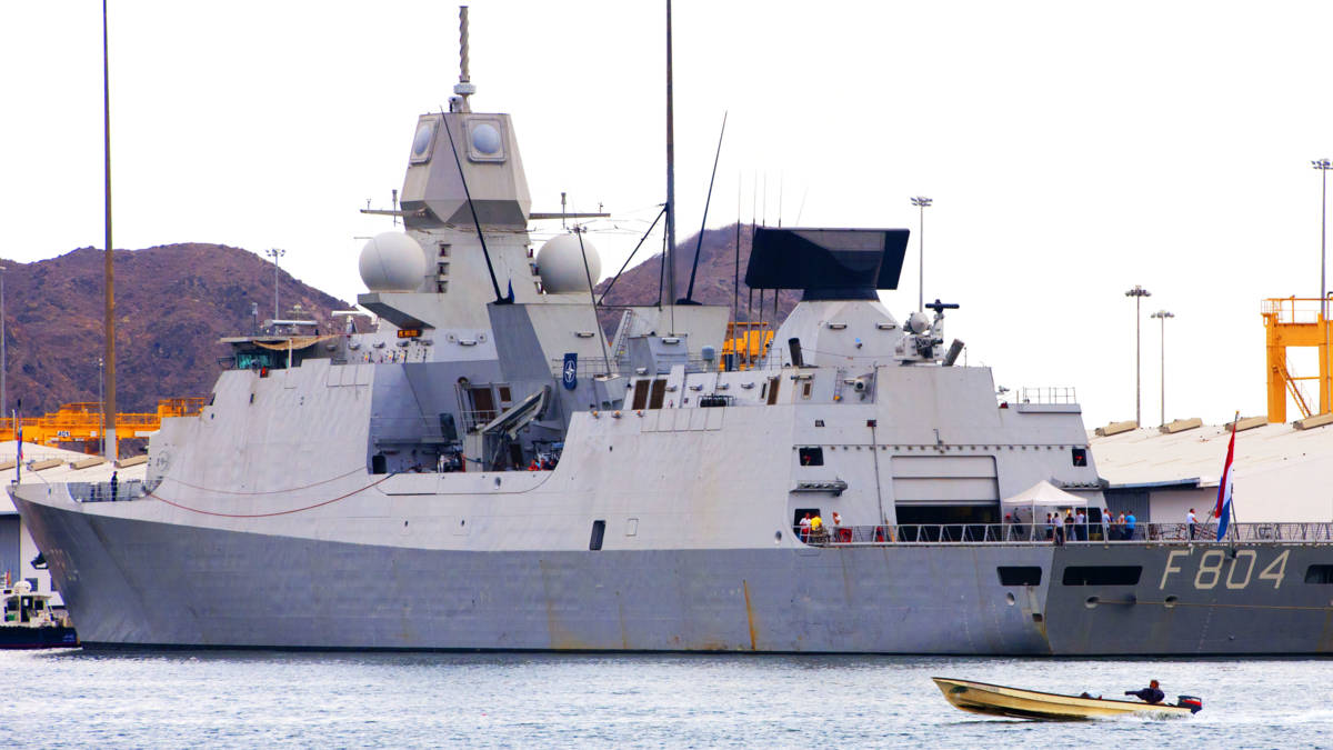NAVO houdt Russische schepen op Middellandse Zee in de gaten