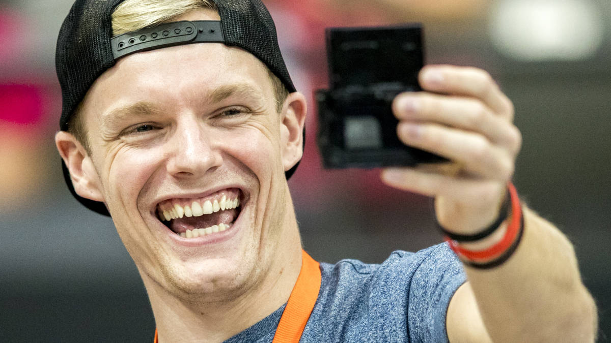 Enzo Knol heeft 2 miljoen abonnees op YouTube