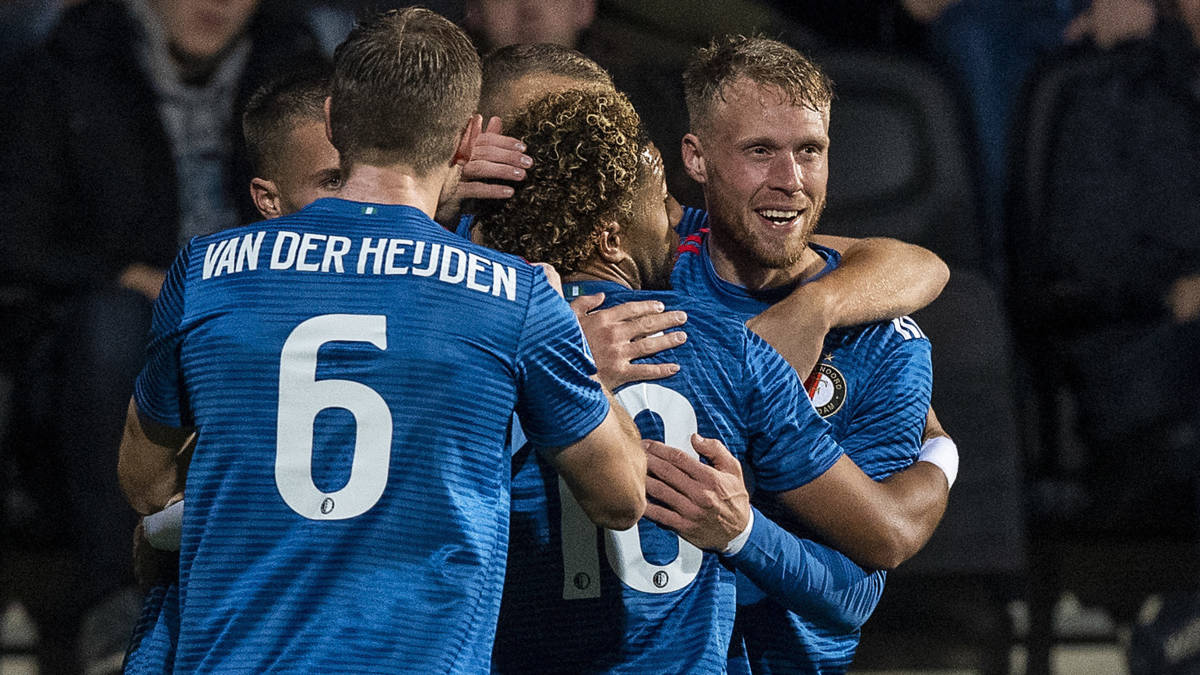 Feyenoord boekt in Almelo eindelijk weer eens zege buiten De Kuip