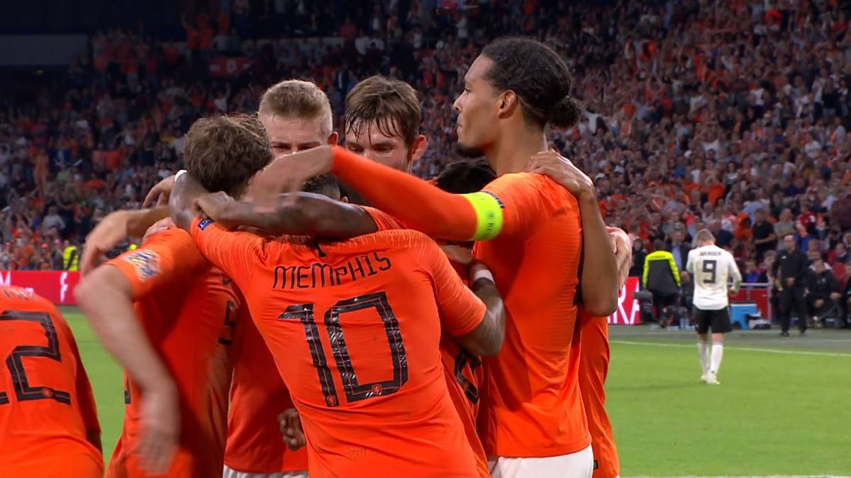 Gaat de goede sfeer in het voetbalteam Oranje helpen tegen kampioen ...