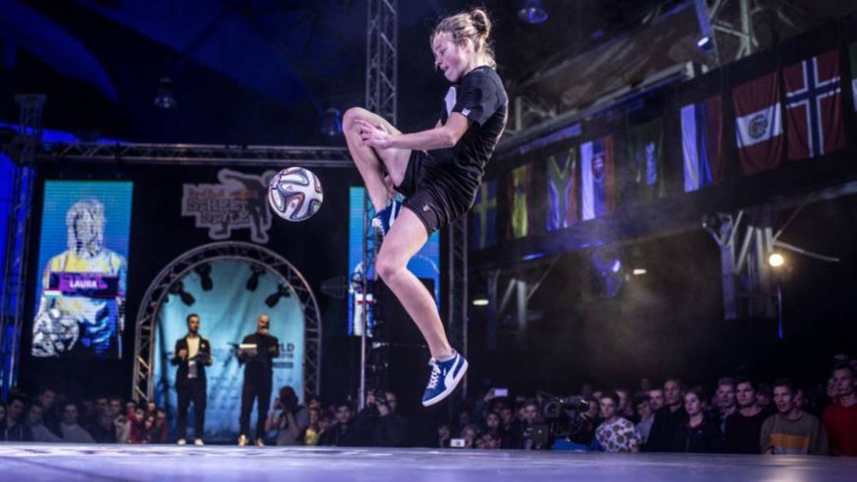 Laura wint brons op het WK Freestyle voetbal
