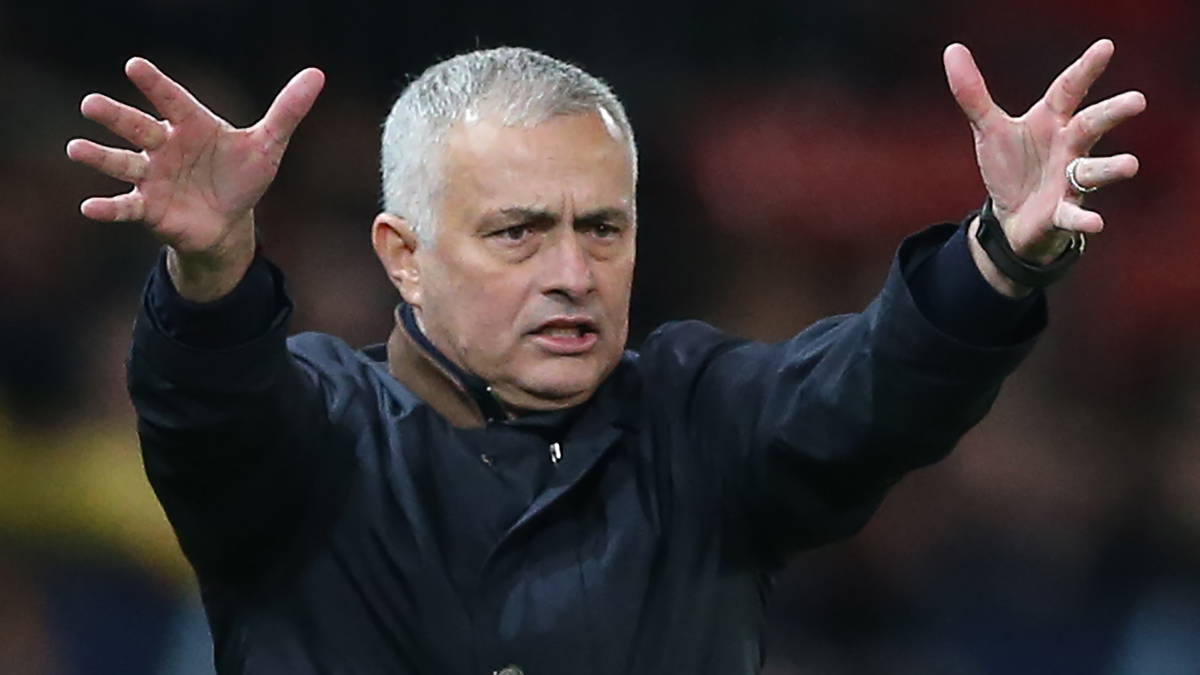 Ook Mourinho gooide erfenis van Ferguson te grabbel