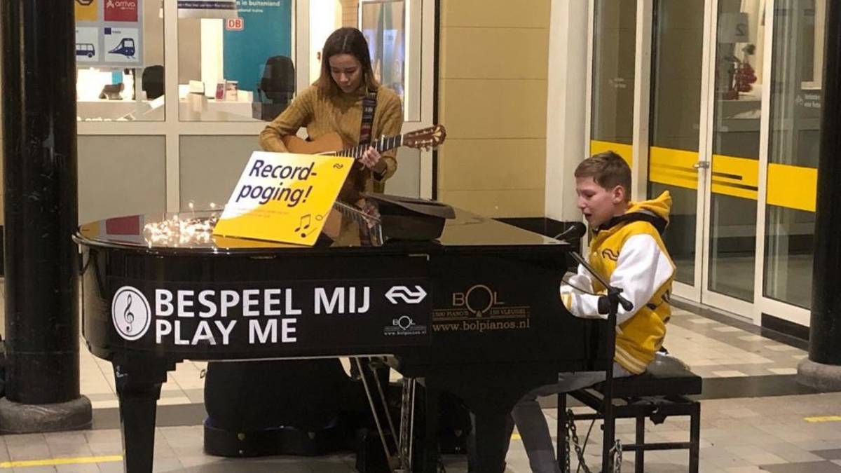 Bas (12) heeft met zijn pianoactie al 30.000 euro opgehaald