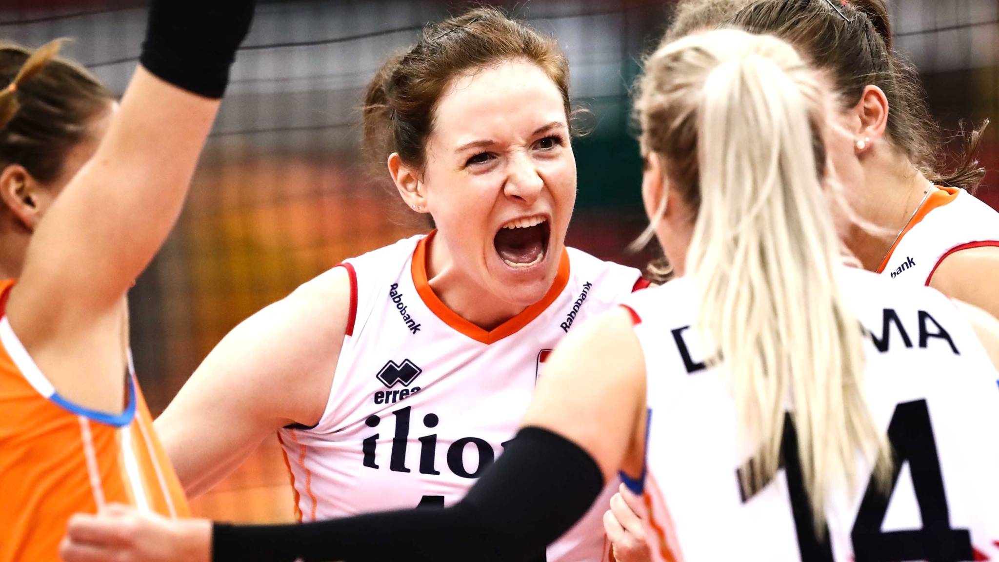 Volleybalster Slöetjes van Turkije naar Italië | NOS