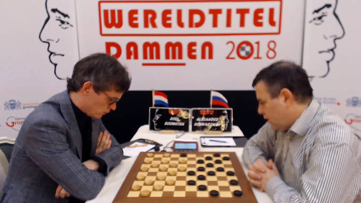 Boomstra consolideert voorsprong na 'saaie partij' WK dammen