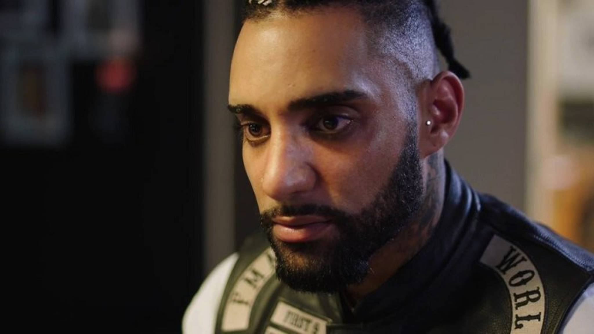 Rapper Makka moet half jaar de cel in voor in scène zetten aanslag op ...