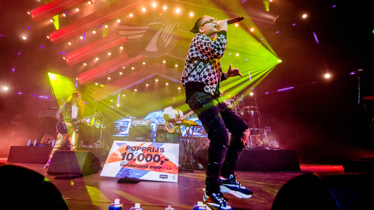 Rapper Ronnie Flex wint Popprijs 2018