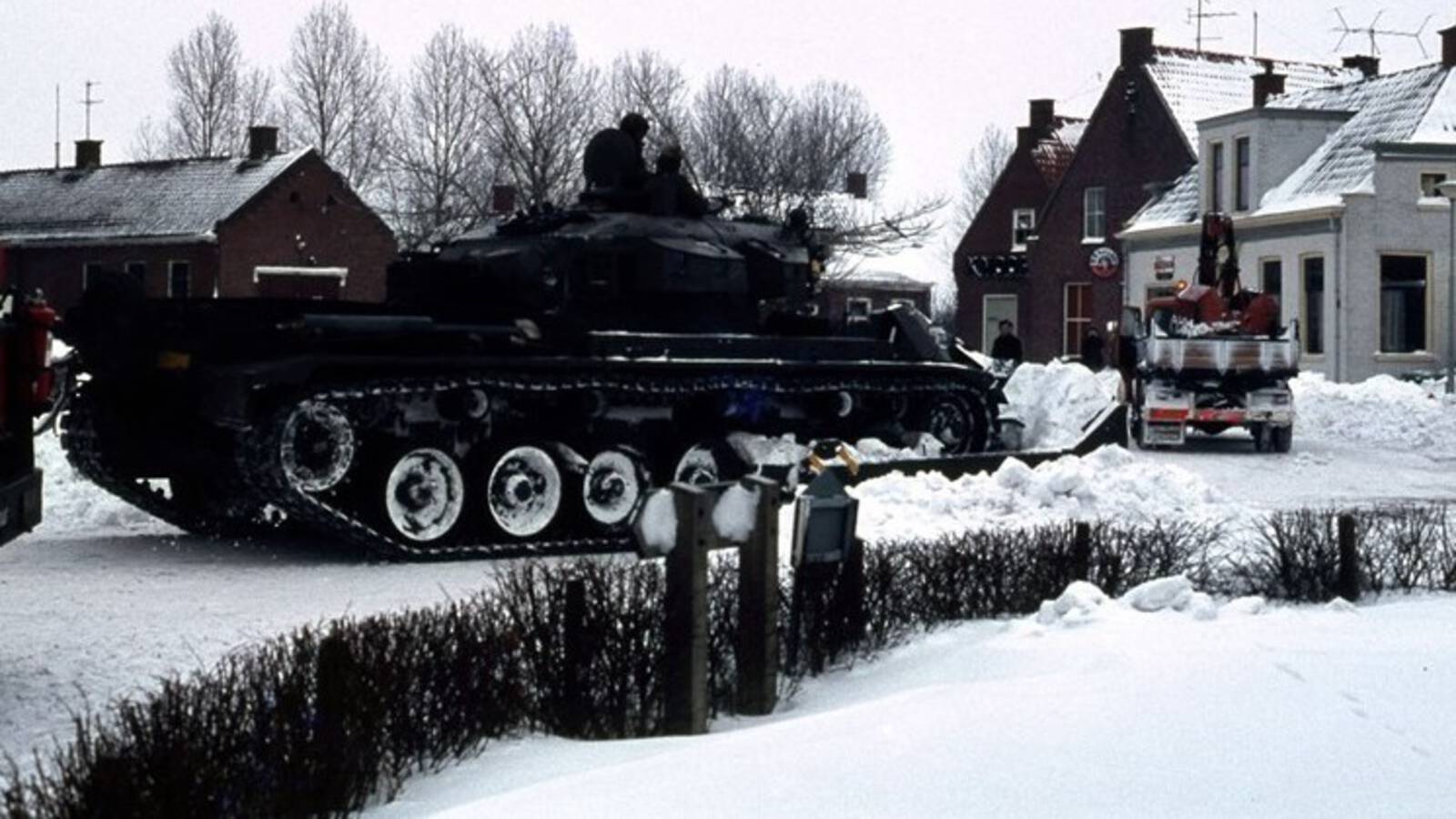 Terugblik op horrorwinter 1979: 'Het brocht de lu dichter bie mekoar' | NOS