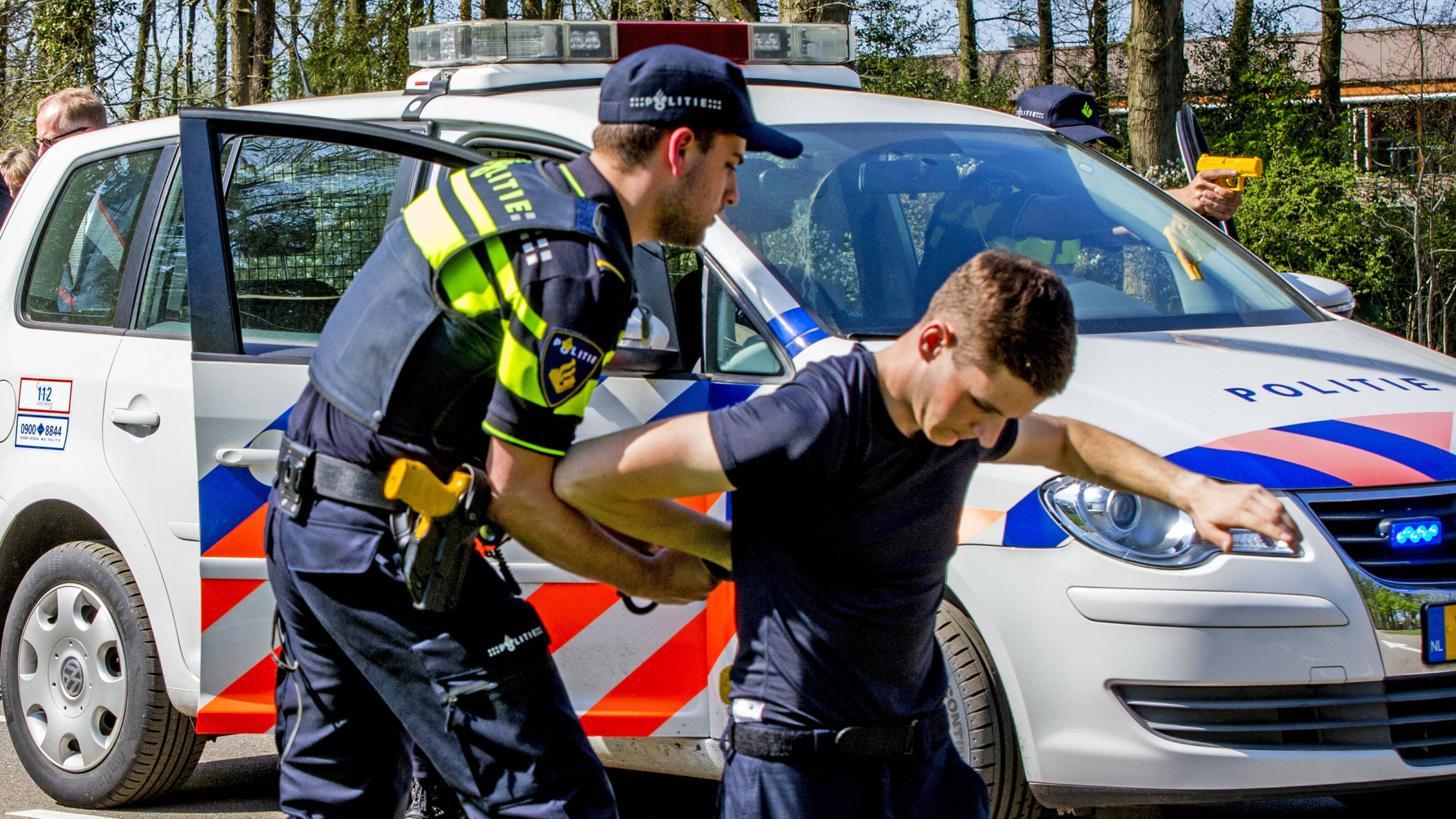 Politieacademie versoepelt fitheidstest na klachten aspirant-agenten | NOS