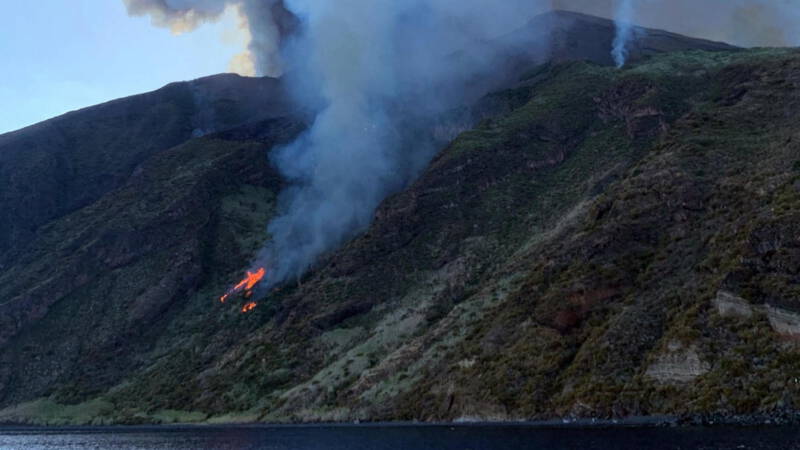 Dode door uitbarsting vulkaan Stromboli | NOS