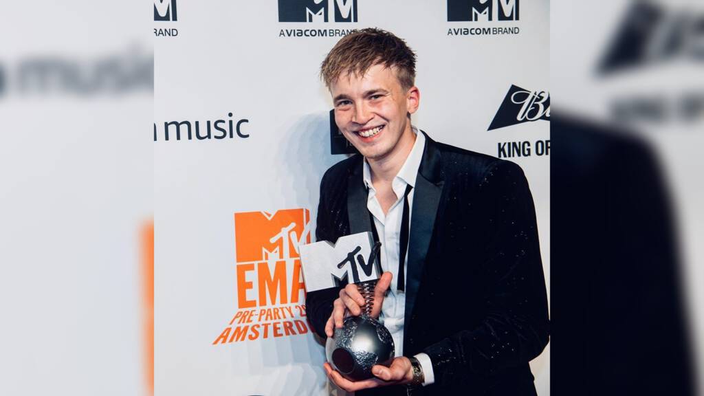 Rapper Snelle wint MTV EMA Dutch Act
