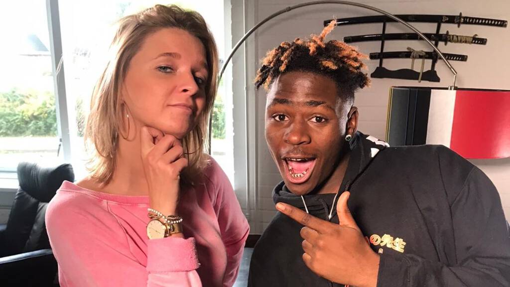 Rapper Leafs beantwoordt vragen van kinderen