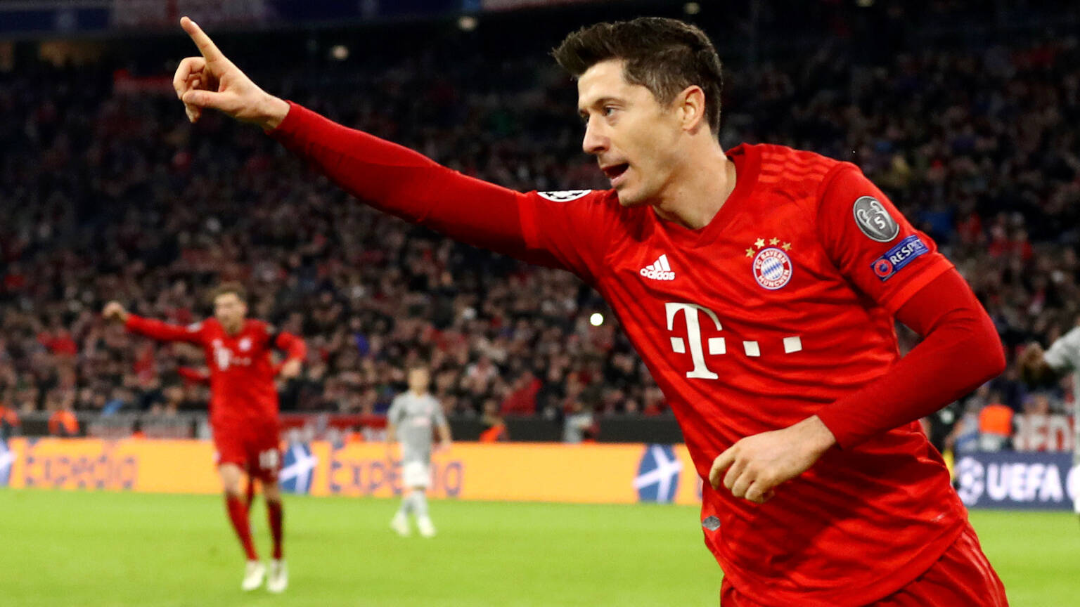 'Lewangoalski' helpt veel sterker Bayern over dood punt tegen ...