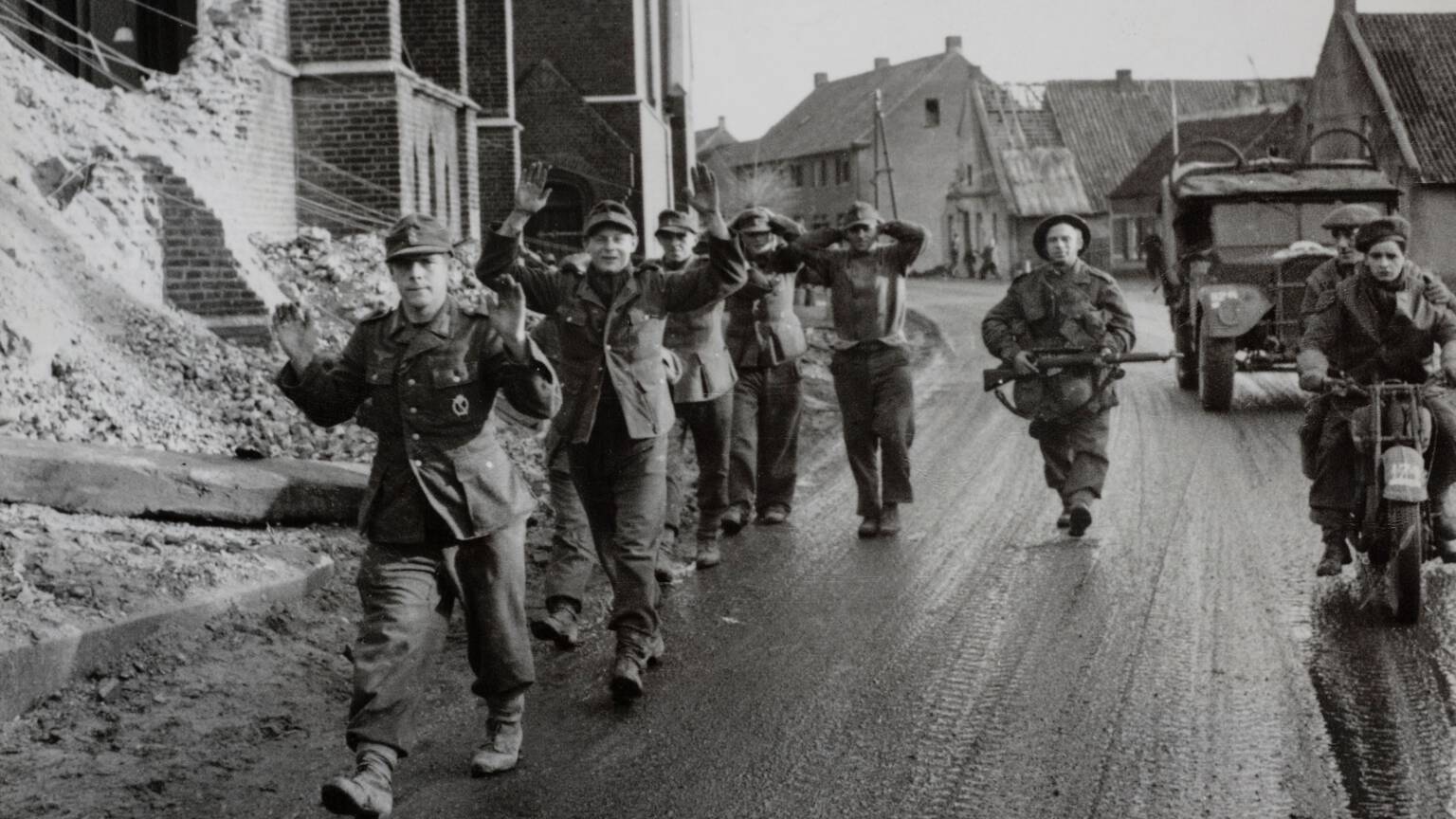het bevrijdingsjaar | Eerste geallieerde winst in weken gepaard met ...