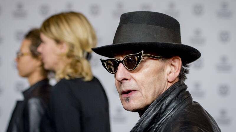 Dichter Jules Deelder overleden | NOS