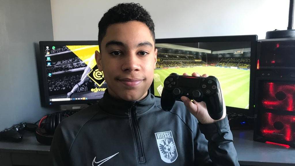 Levi (15) is de beste FIFA-speler ter wereld
