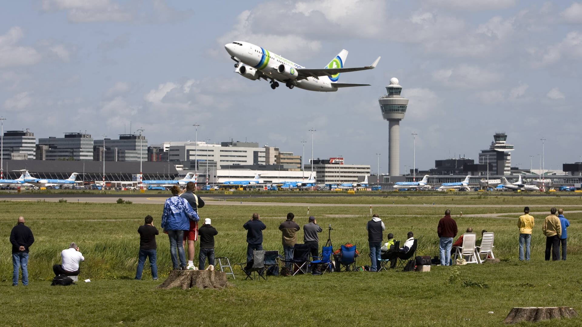 Shell en Vattenfall gaan fabriek voor duurzame kerosine bouwen in ...