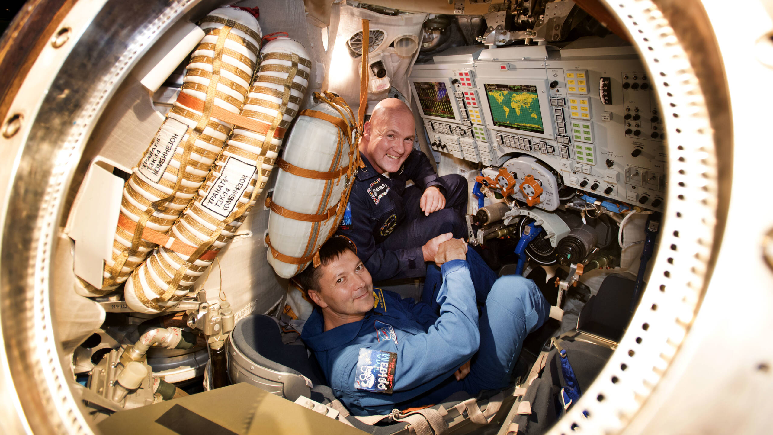 Quarantaine-expert André Kuipers: blijf fit en bewaak de goede sfeer | NOS