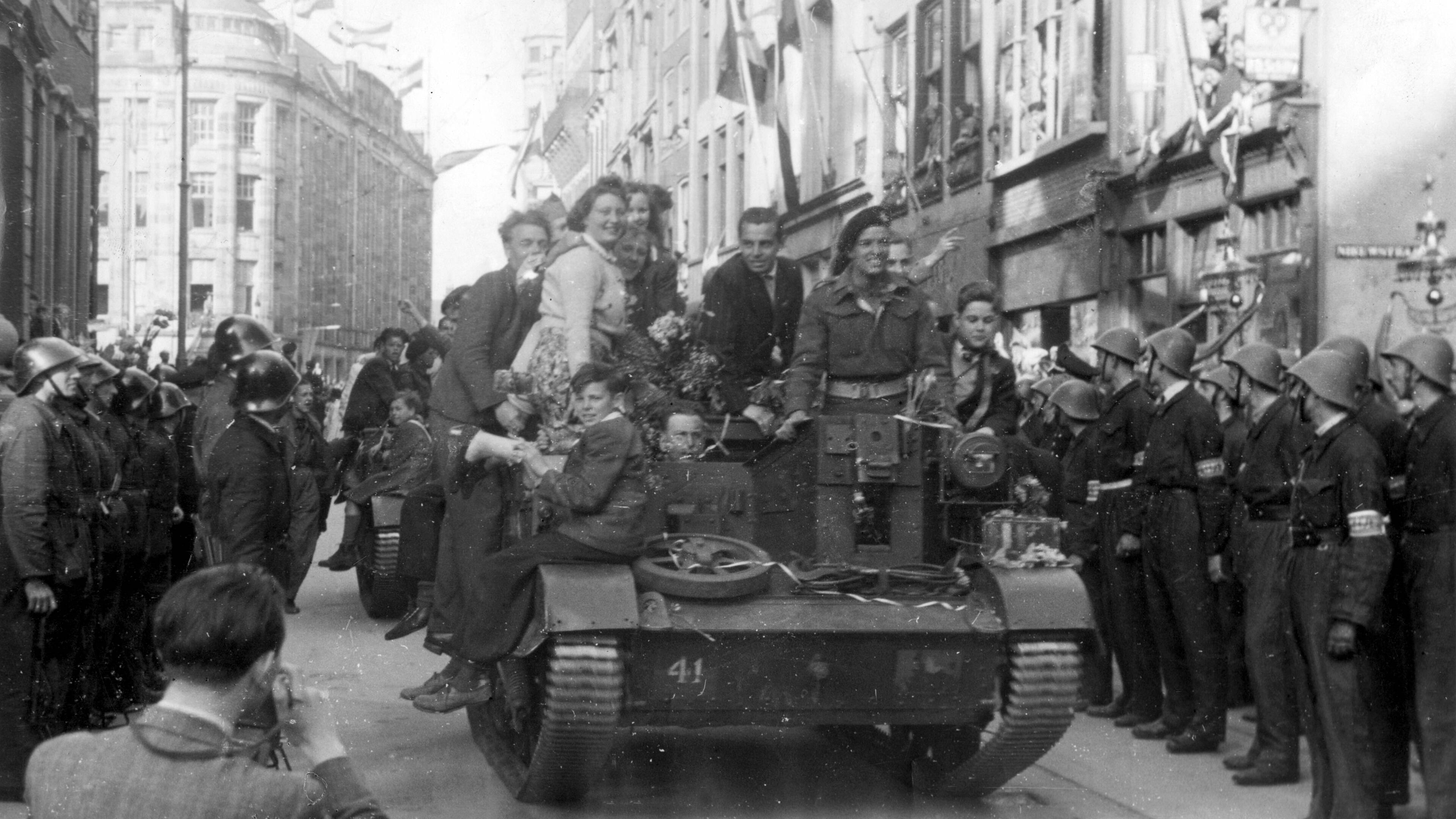 het bevrijdingsjaar | Bevrijdingsroes in Den Haag, Rotterdam en ...