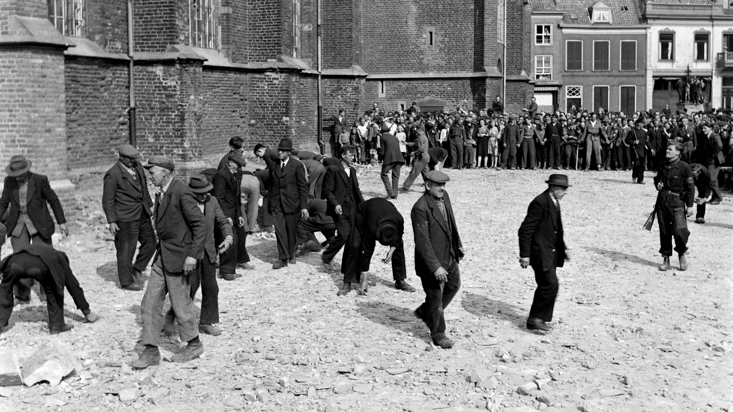 het bevrijdingsjaar | Geen echte bijltjesdag, wél mishandelingen en ...