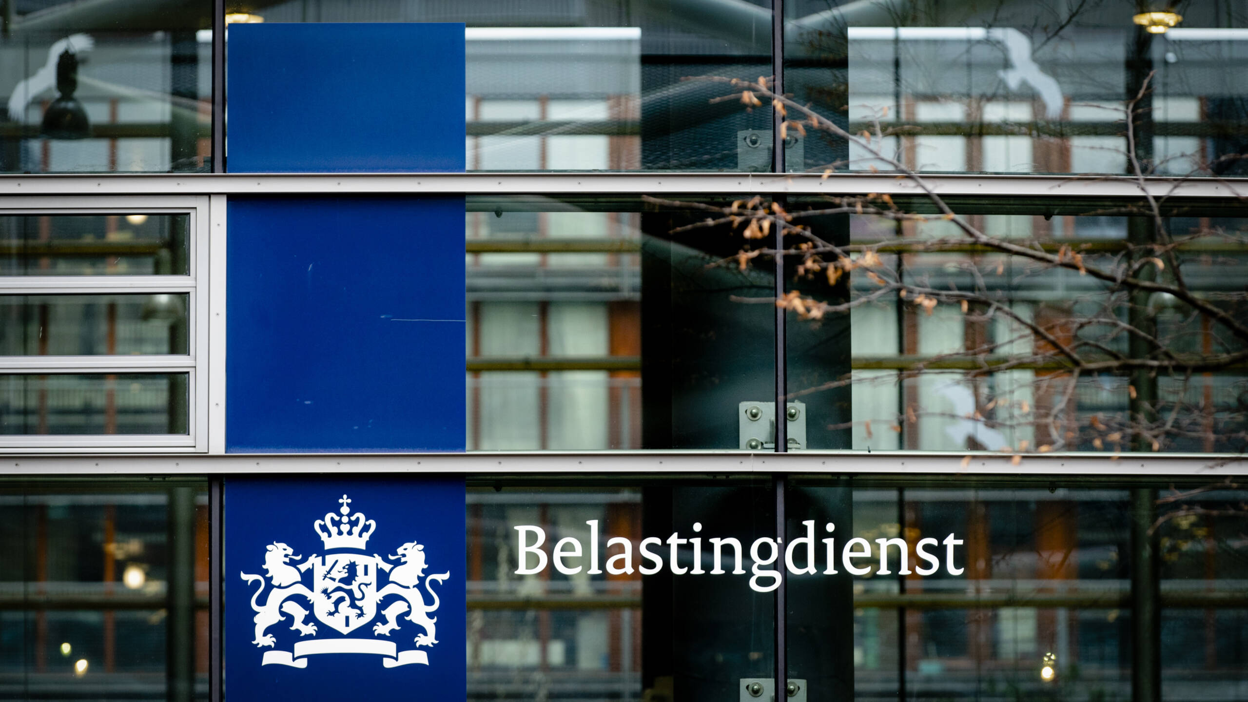 Belastingdienst beloofde ambtenaren: geen straf voor toeslagenaffaire | NOS