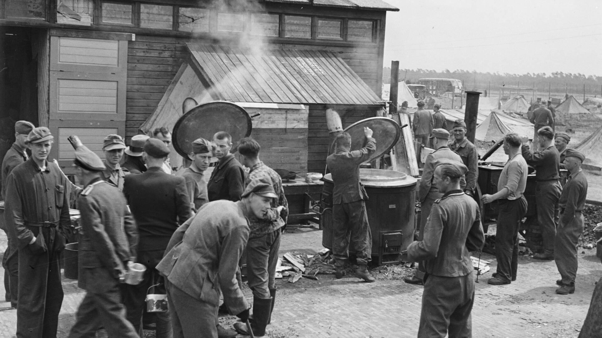 het bevrijdingsjaar | 4000 Nederlandse SS'ers geïnterneerd in de ...