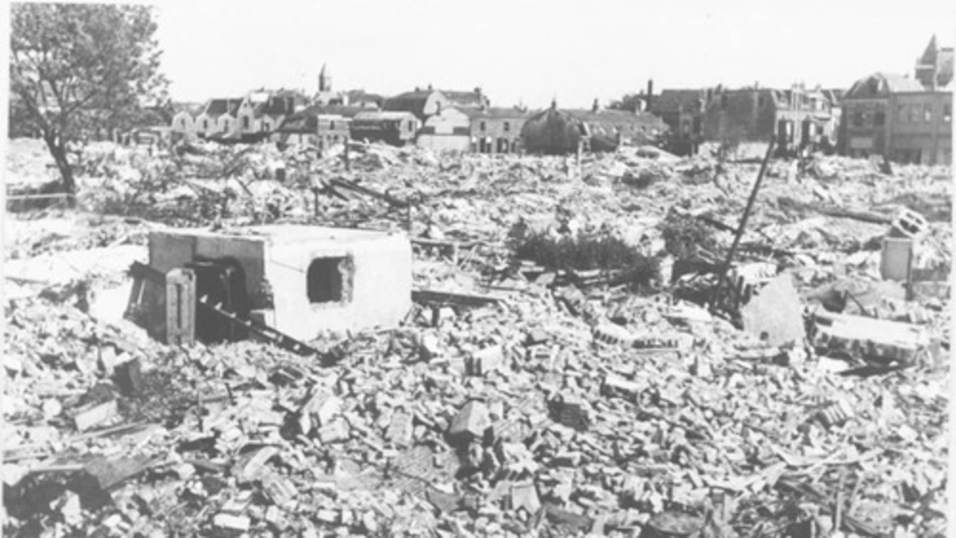 het bevrijdingsjaar | Vooral Zuid-Nederland in puin door de oorlog | NOS