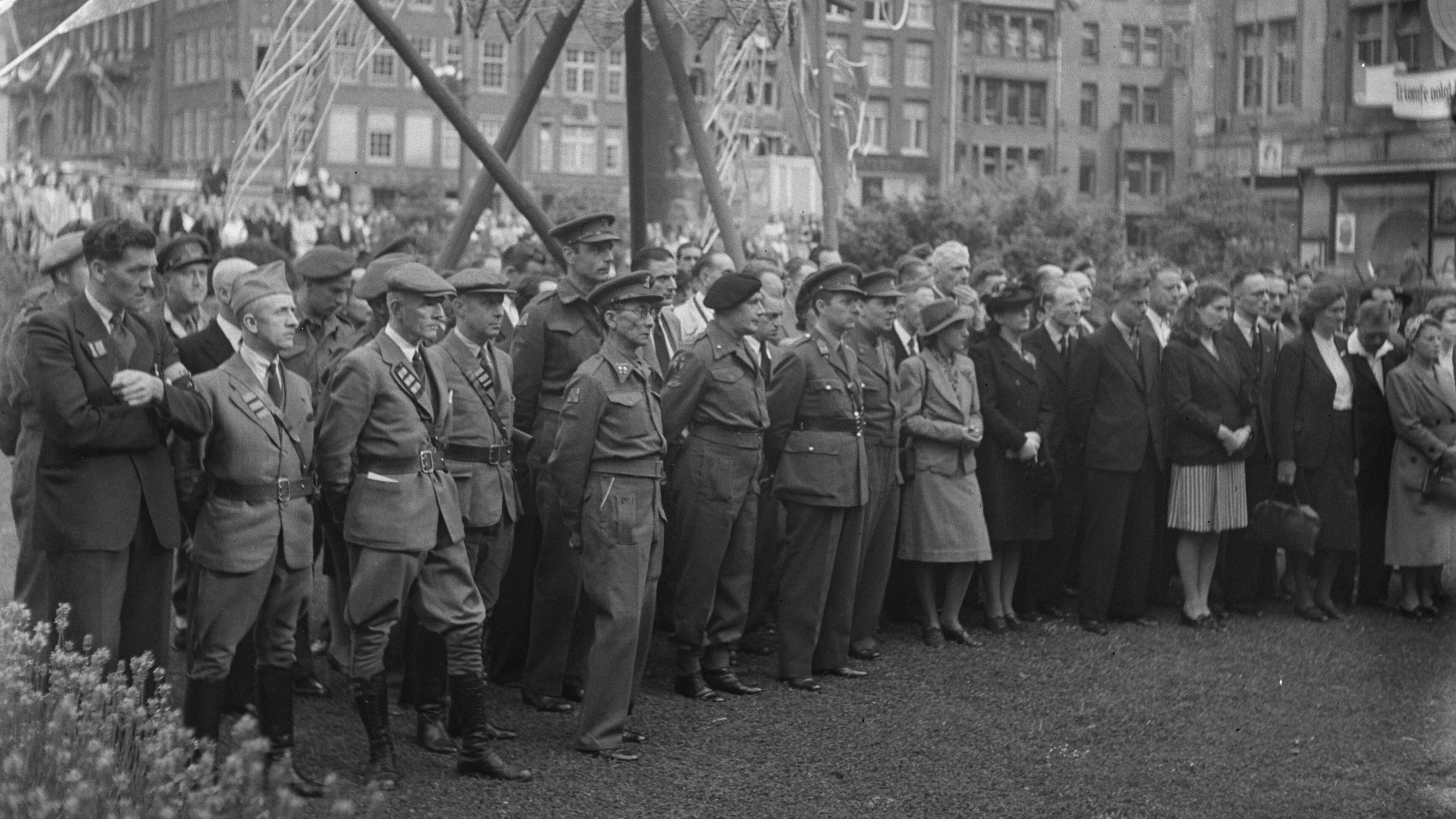 het bevrijdingsjaar | Tijdelijk monument op de Dam | NOS