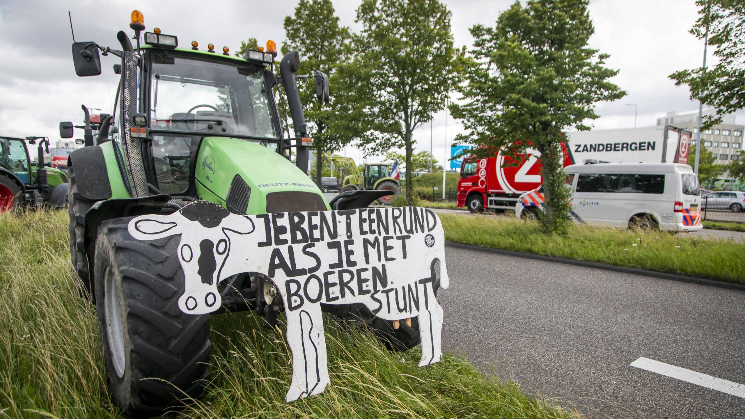 Opnieuw boerenacties verspreid over het land, enkele tientallen boeren ...
