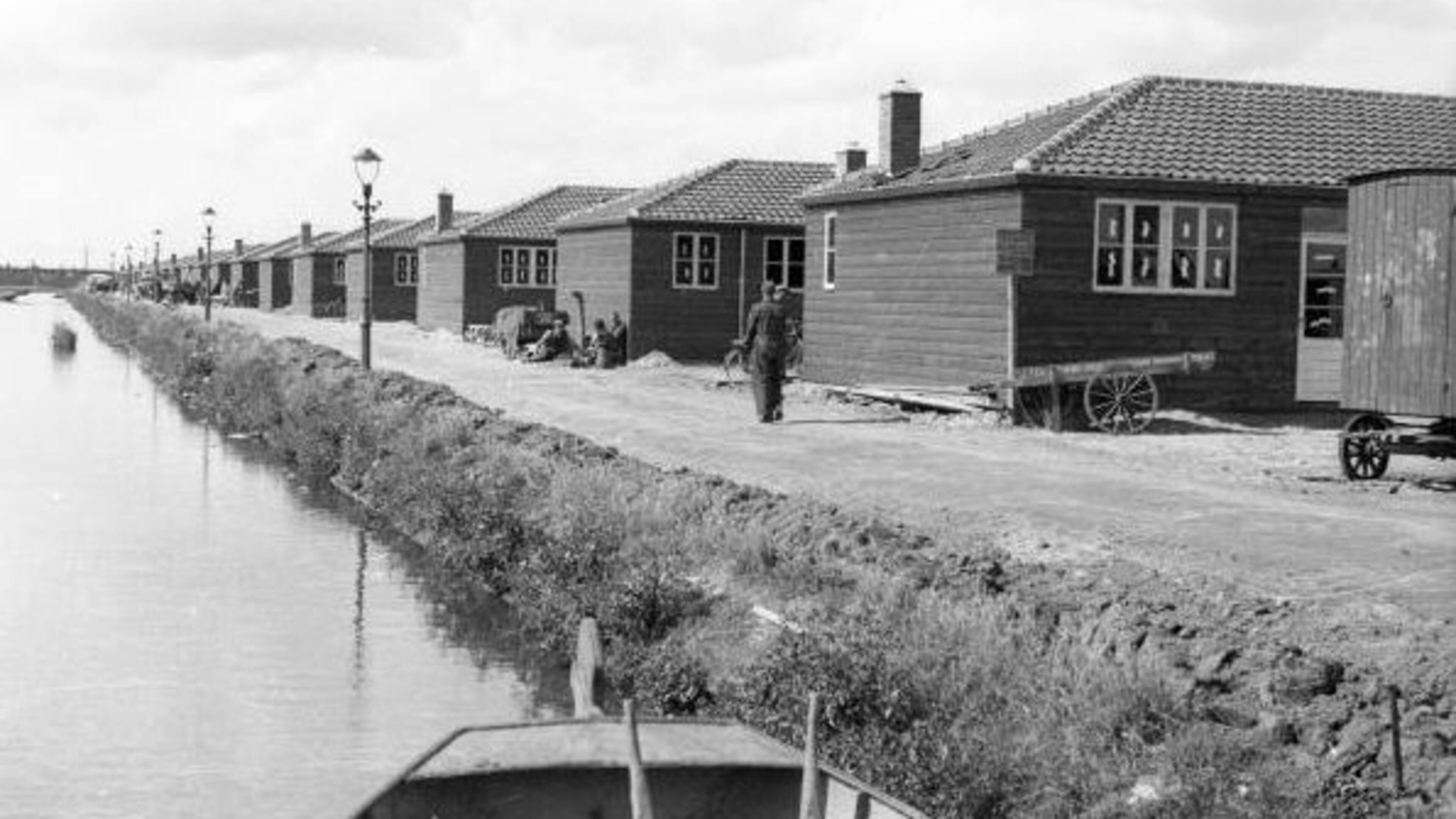 het bevrijdingsjaar | Rotterdamse asocialen onder dwang naar Drenthe | NOS