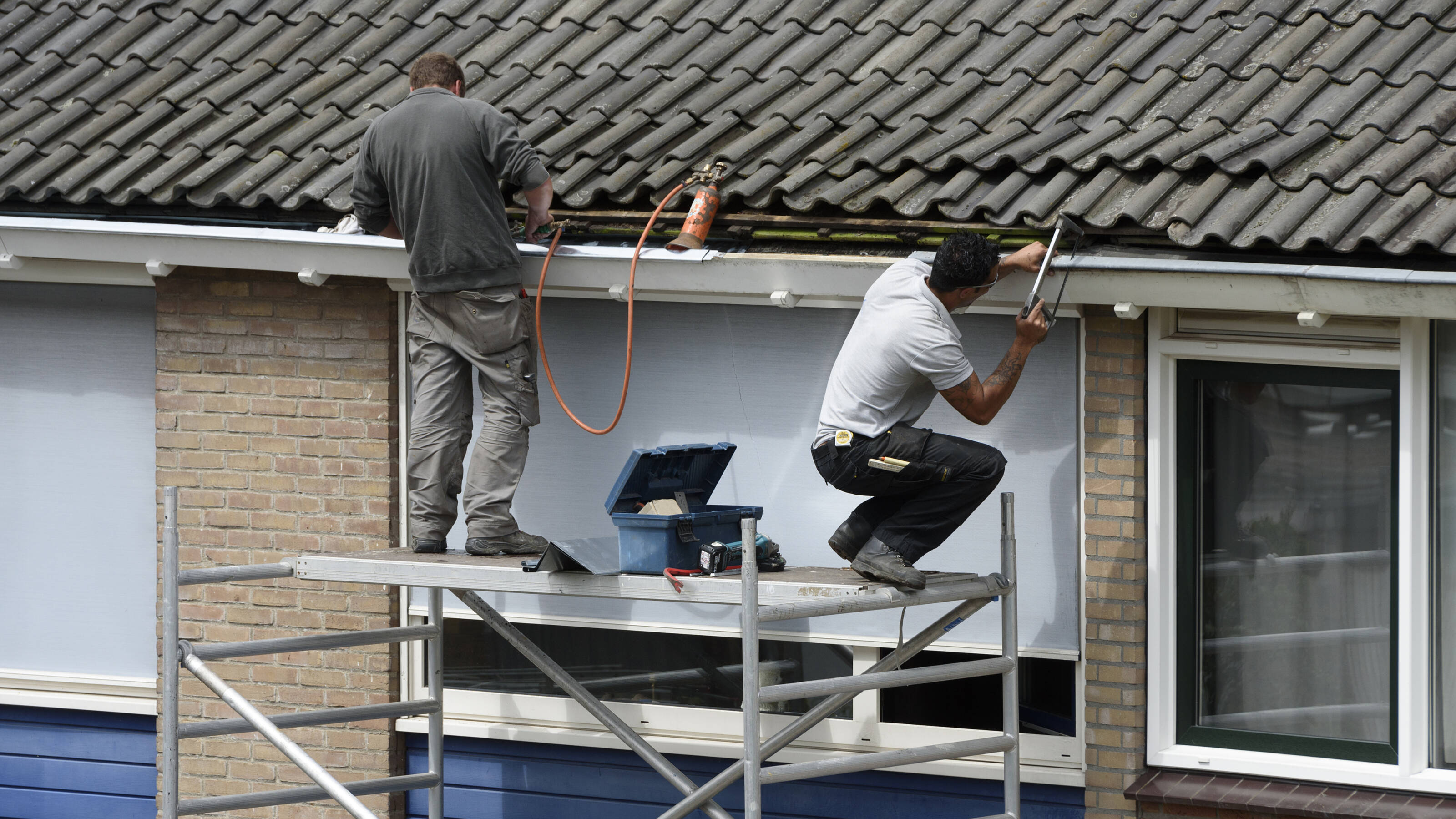Inspectie: veel rolsteigers staan onveilig, 'zorgwekkend beeld' | NOS