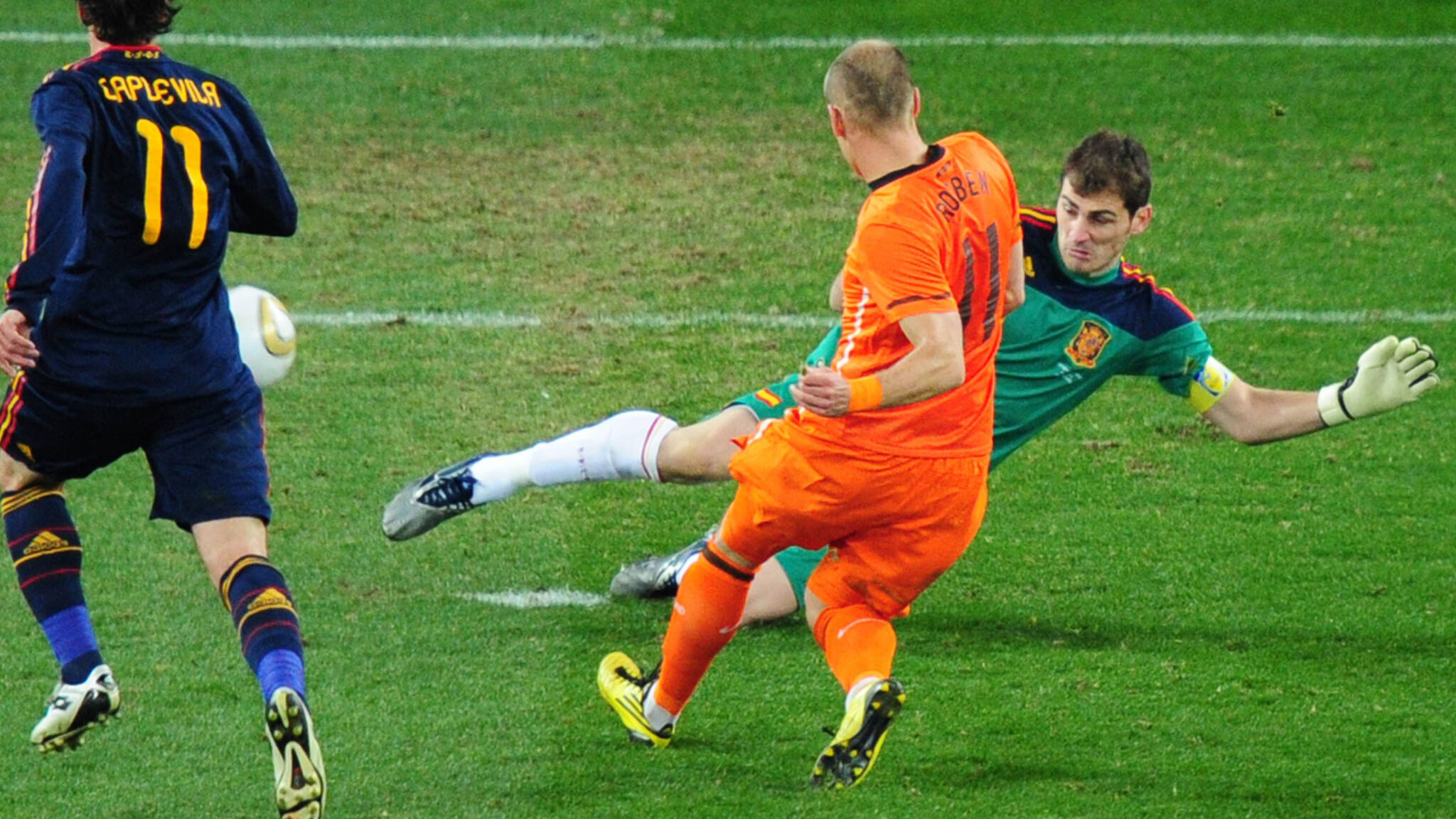 WK-finale 2010: de karatetrap, de teen van Casillas en de dreun van ...