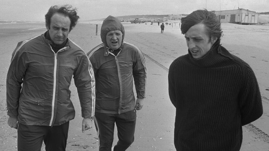 Oud-trainer Grijzenhout overleden • Martin Koeman krijgt standbeeld